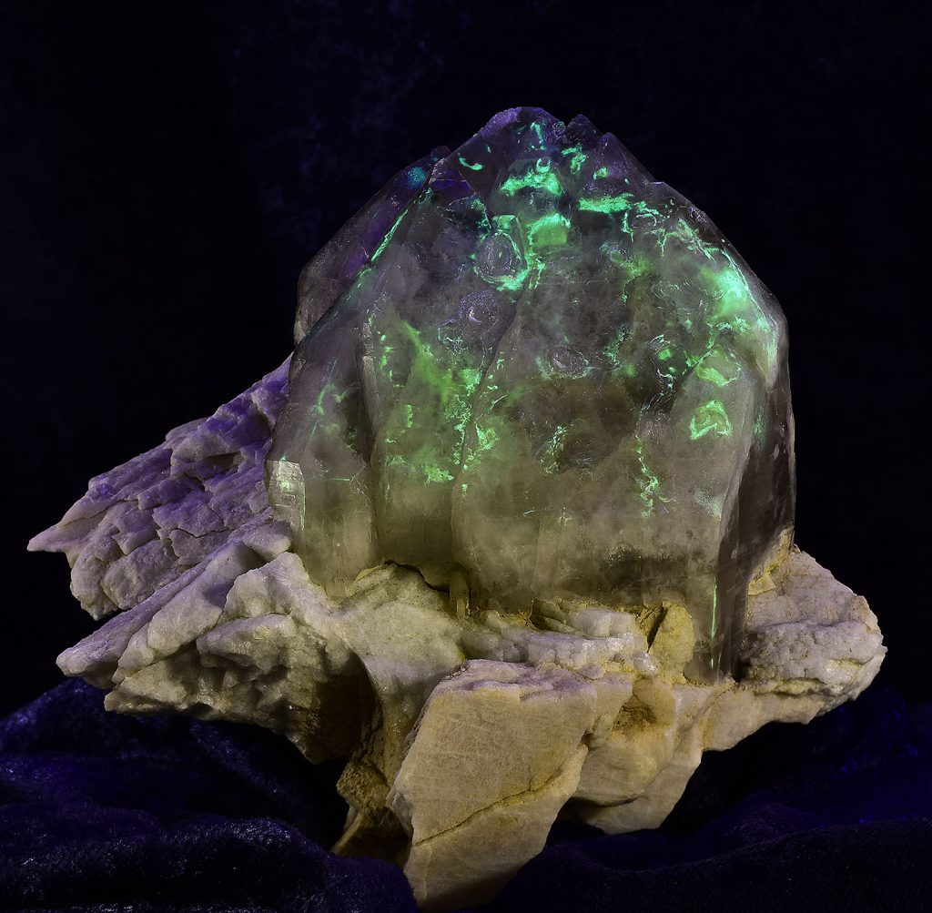 Colorado's Magnificent Fluorescent Quartz Point - Elegant Crystals & Gems